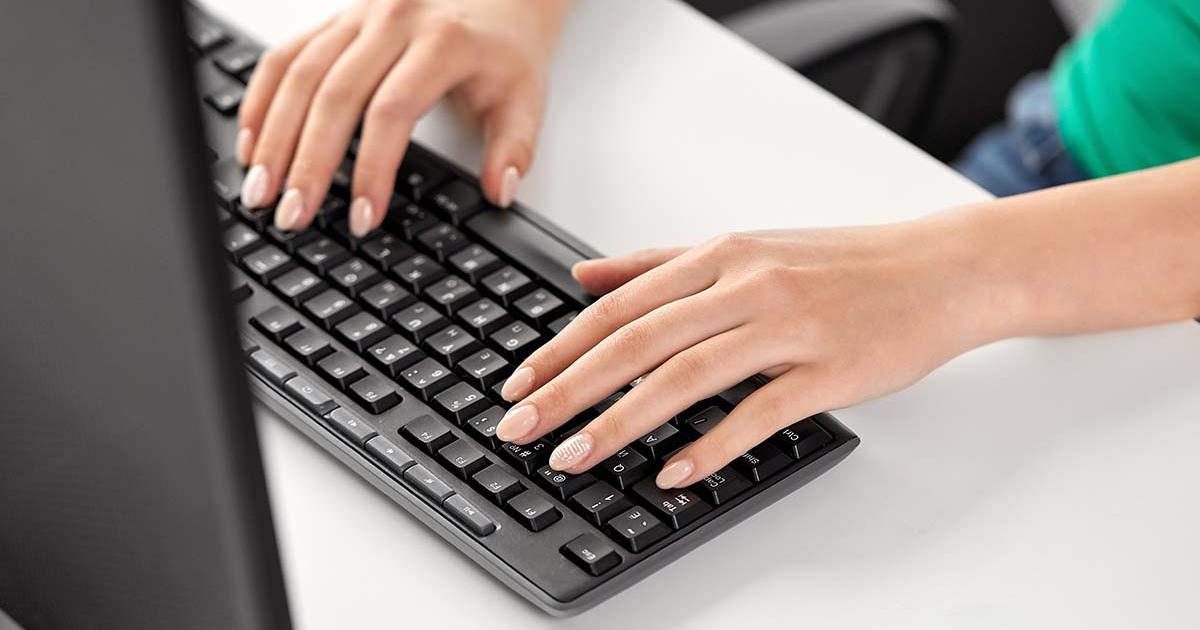 Ergonomische Tastatur: Eigenschaften & Produktivität steigern